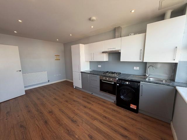 Vaughan Way, Leicester LE1, 2 bed flat to rent, £750 pcm | PrimeLocation