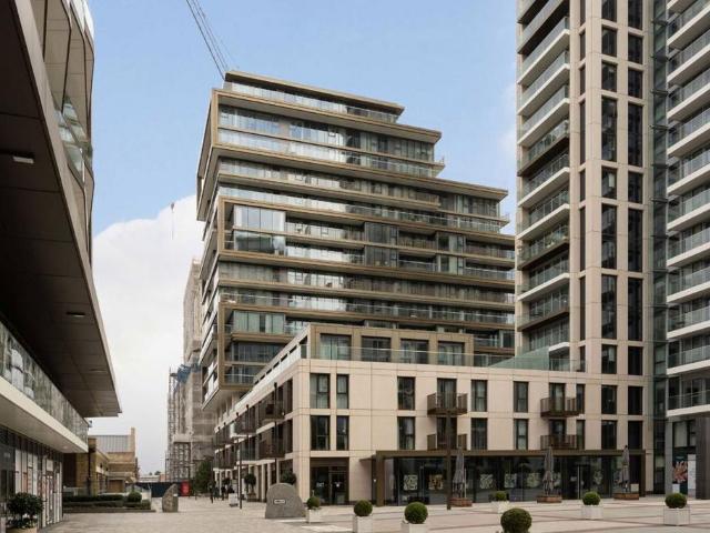 Vaughan Way, London E1W 2 bed flat to rent £4,000 pcm £923 pw