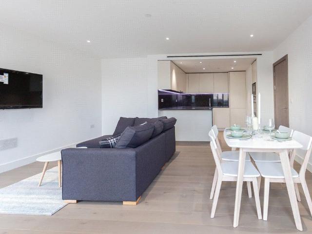 Vaughan Way, London E1W, 2 bed flat to rent, £3,900 pcm | PrimeLocation