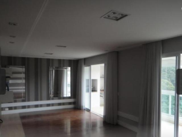 Ventana Cyrella, linda vista, ampla varanda gourmet colado a marginal!