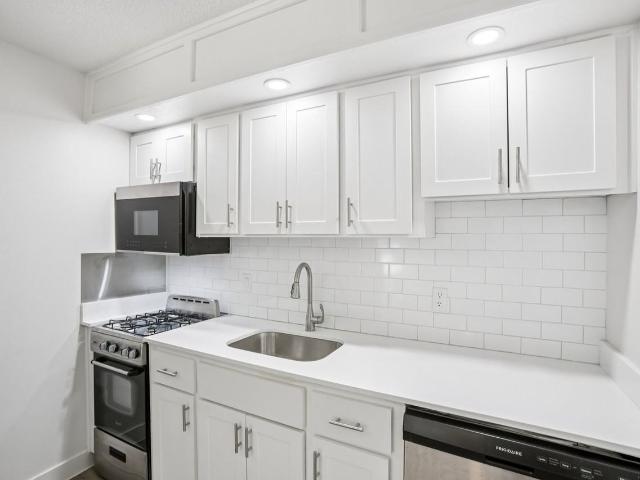 Venture on Maryland 1 Bedroom Apartment for Rent at 749 E Maryland Ave, Phoenix, AZ 85014