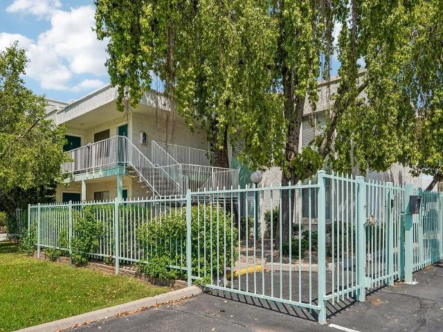 Venture on Maryland 1 Bedroom Apartment for Rent at 749 E Maryland Ave, Phoenix, AZ 85014