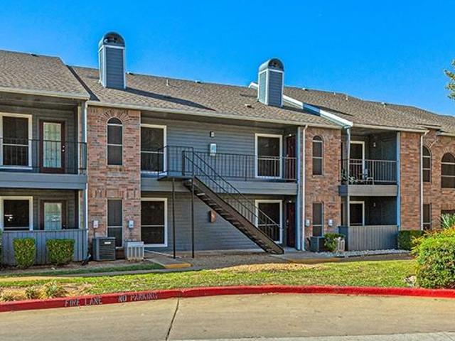 Venue at 8651 Apartments 3 Bedroom Apartment for Rent at 8651 Meadowbrook Blvd, Fort Worth, TX 76120