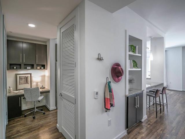 Venue Museum District 2 Bedroom Apartment for Rent at 5353 Fannin St, Houston, TX 77004 The Museum District