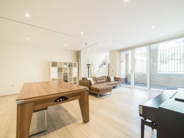 Vencourt Place, London W6 1 bed flat to rent £2,700 pcm £623 pw