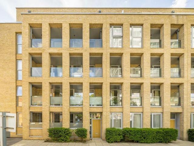 Vencourt Place, London W6 1 bed flat to rent £2,700 pcm £623 pw