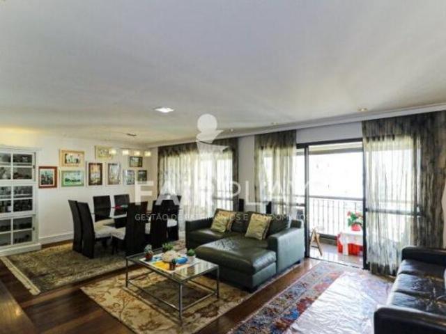 Venda 180m² 4 dormitórios 3 vagas + depósito Campo Belo SP FAIRV524