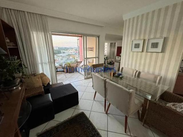 Venda 210m² 3 Dorms, 4 Vagas Apartamento Amplo em Valinhos