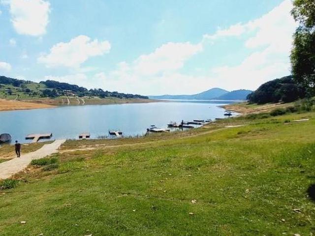 Venda Terreno na Represa pé na água em Condomínio Bragança Paulista