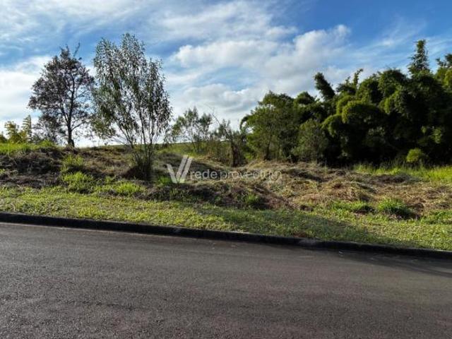 Venda, Terreno de 1768m² no Condominio Morada das Nascentes em Joaquim Egidio