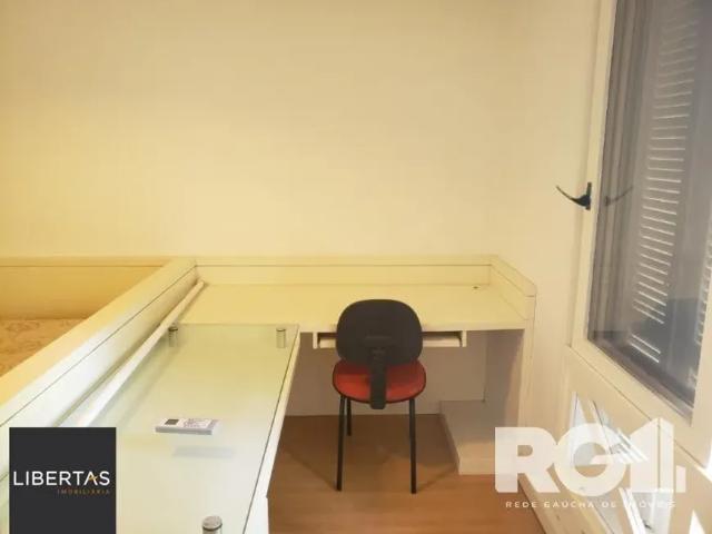 Venda ótima casa em condomínio na zona sul