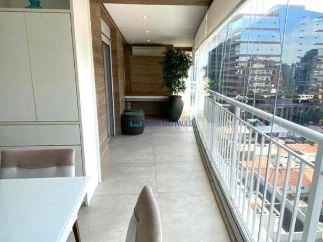 Venda. Vila Nova Conceição. Apartamento com 80M². 2 quartos. 2 vagas