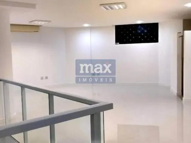 VENDA Ampla Sala Comercial 2 pisos, Quadra Mar, Centro, Balneário Camboriú