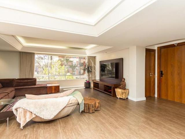 Venda: Amplo Apartamento de 228m² no Coração do Ba