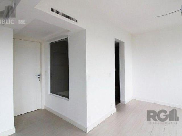 Venda Apartamento 3 quartos, no bairro Moinhos de Vento com 2 banheiros, 1 lava