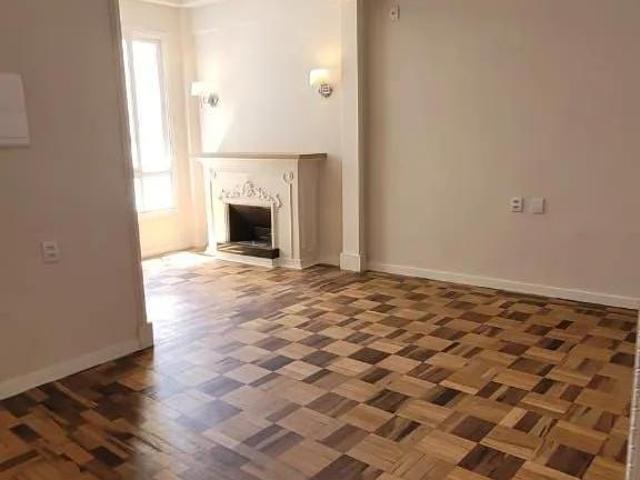 Venda apartamento totalmente reformado, 3 dormitórios living amplo, ótima ilumin