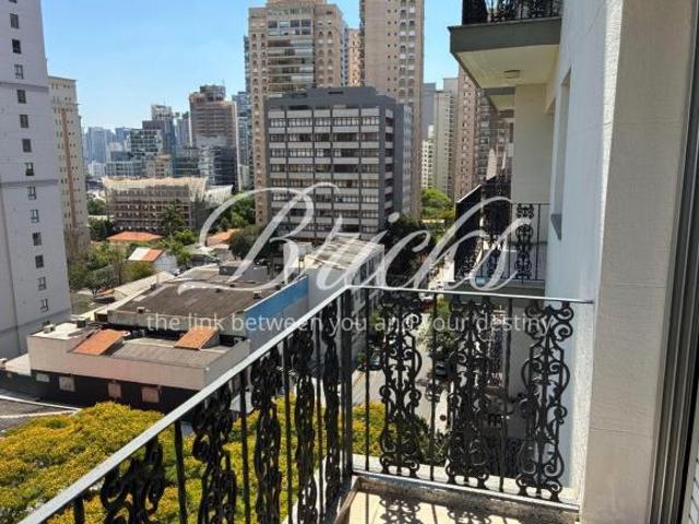 VENDA APARTAMENTO CAMPO BELO 110 METROS COM SACADA