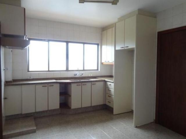 VENDA | Apartamento, com 3 dormitórios em VITORIA, Londrina