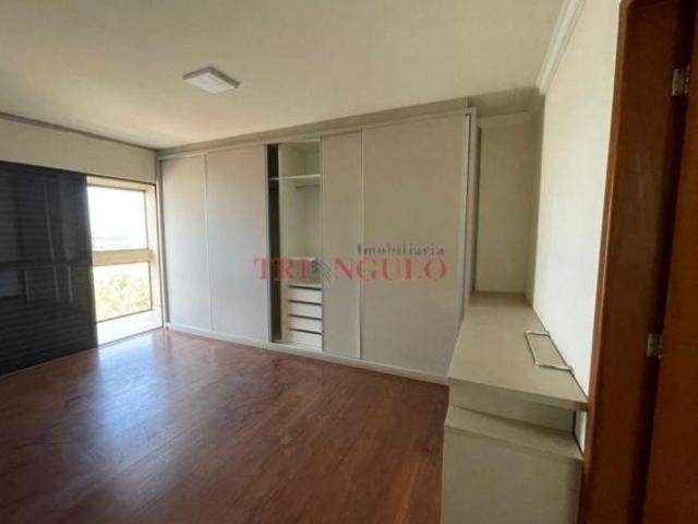 VENDA | Apartamento, com 3 dormitórios em ZONA III, UMUARAMA
