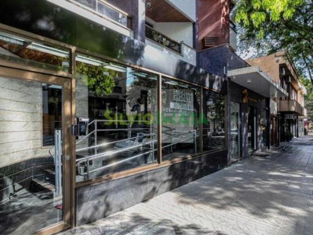 VENDA | Apartamento, com 3 dormitórios em Zona 07, Maringá
