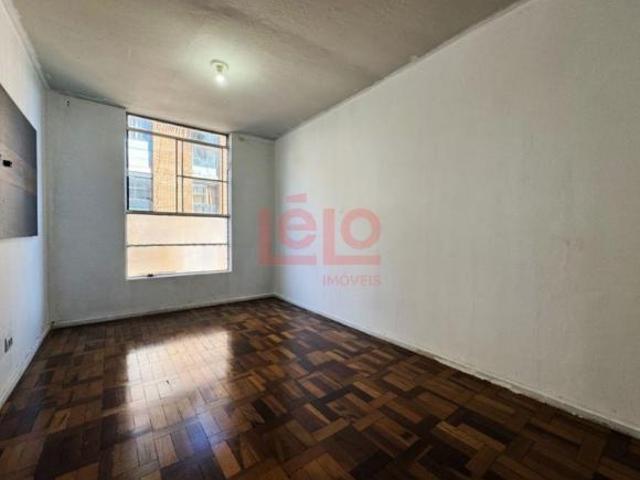 VENDA | Apartamento, com 3 dormitórios em ZONA 07, MARINGA