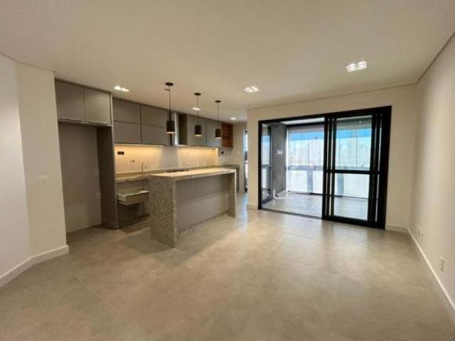 VENDA | Apartamento, com 3 dormitórios em Zona 07, Maringá