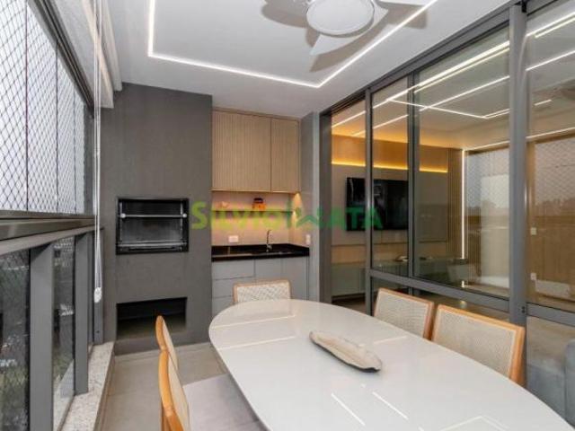 VENDA | Apartamento, com 3 dormitórios em Zona 08, Maringá