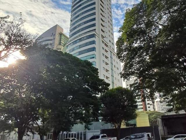 VENDA | Apartamento, com 3 dormitórios em Zona 01, Maringá