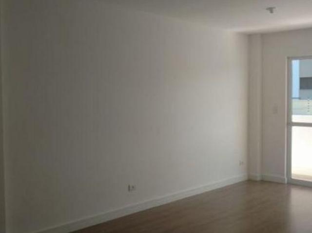 VENDA | Apartamento, com 3 dormitórios em Zona 03, Maringá