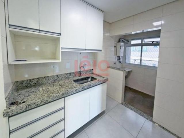 VENDA | Apartamento, com 3 dormitórios em ZONA 03, MARINGA