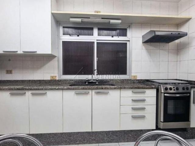 VENDA | Apartamento, com 3 dormitórios em Centro, Londrina