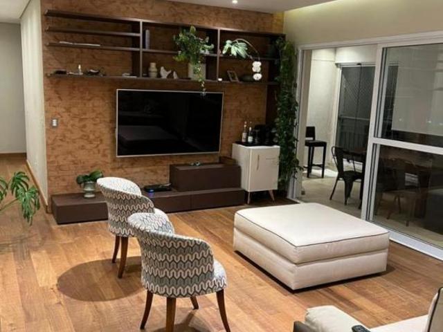 Venda apartamento com 3 suítes, no Baeta Neves