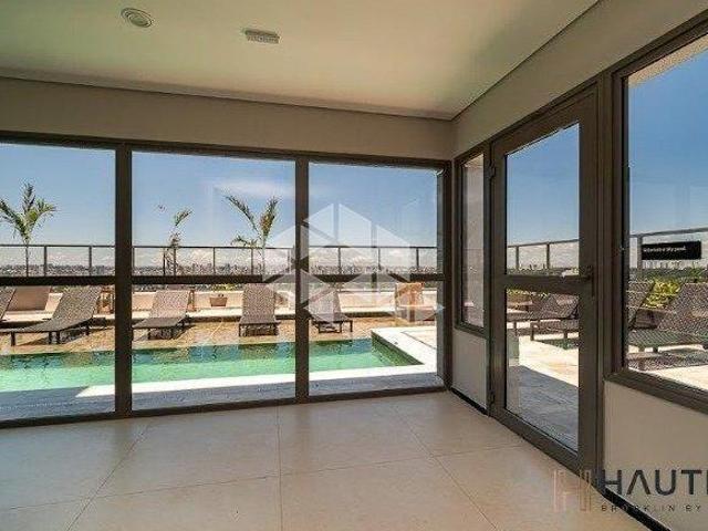 VENDA Apartamento com 185m² 3 suítes sala ampliada, 3 vagas demarcadas e depósito no Brooklin