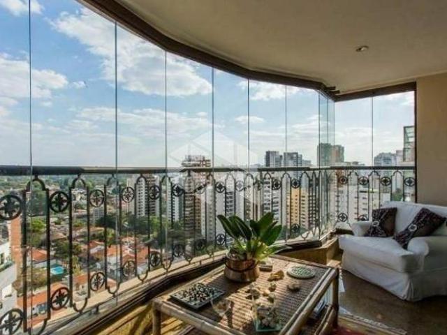 VENDA Apartamento com 284m², 4 suites e 4 vagas fixas + depósito Campo Belo
