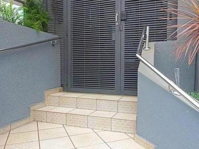 VENDA | Apartamento, com 2 dormitórios em Zona 07, Maringá