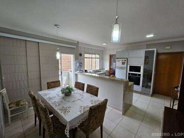 VENDA | Apartamento, com 2 dormitórios em ZONA 07, MARINGÁ