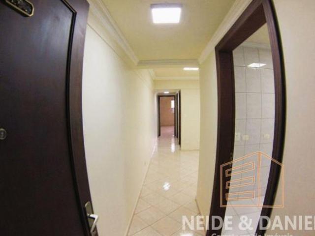 VENDA | Apartamento, com 2 dormitórios em Zona 07, Maringá