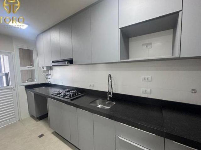 VENDA | Apartamento, com 2 dormitórios em Zona 03, Maringá