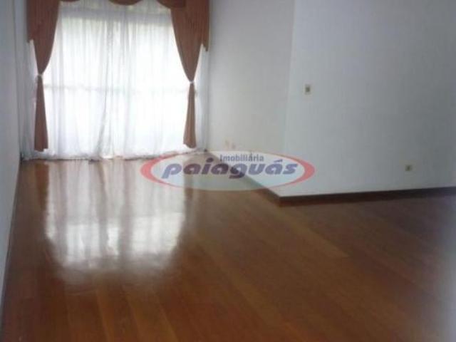 VENDA | Apartamento, com 4 dormitórios em Zona 04, Maringá