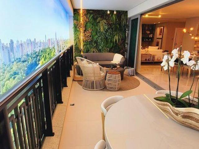 VENDA | Apartamento, com 4 dormitórios em Zona 02, Maringá