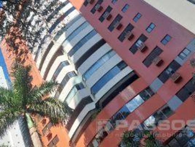 VENDA | Apartamento, com 5 dormitórios em Zona 01, Maringá