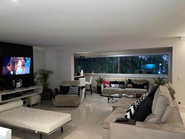 VENDA Apartamento MOBILIADO com 182m², 3 suítes, 3 vagas Morumbi
