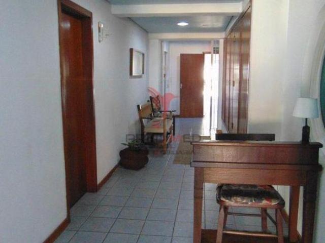 Venda: Apto 2 Quartos, Garagem, Elevador. Ficam Móveis da Cozinha, Banheiro e.