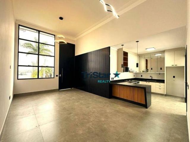 VENDA CA0559 CONFORTO E SEGURANÇA EM CASA TERREA COM 3 SUÍTES E PISCINA AT. 300m² AC. 189m²