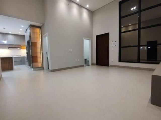 #VENDA CA0646 CASA TÉRREA NOVA EM CONDOMINIO CLUBE PRÓXIMO AO PQ. ECOLOGICO AT. 300m² AC. 1