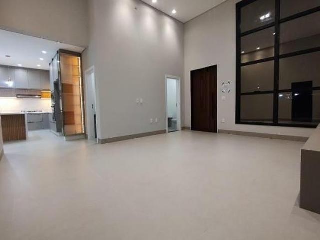 #VENDA CA0646 CASA TÉRREA NOVA EM CONDOMINIO CLUBE PRÓXIMO AO PQ. ECOLOGICO AT. 300m² AC. 1