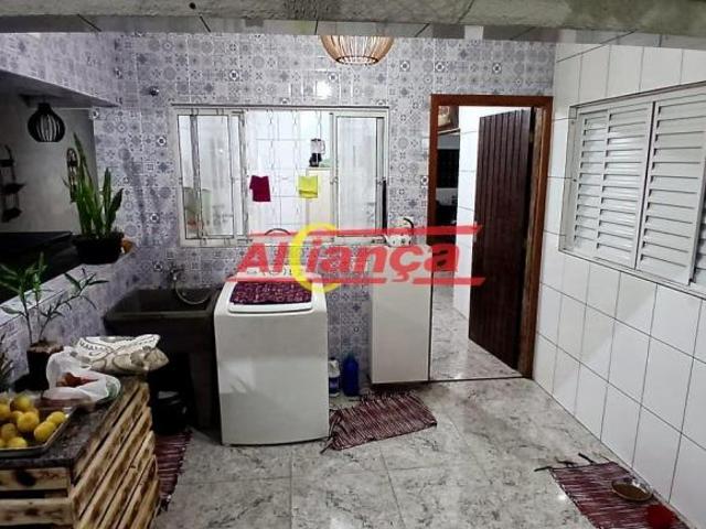 VENDA | Casa na Frente + 02 Imóveis Independentes | 250m² de Terreno, 350m² Construídos