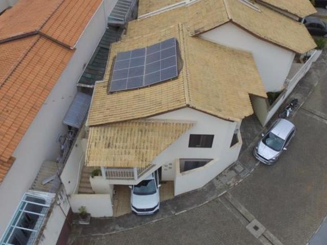 Venda casa no Condomínio 4 estações