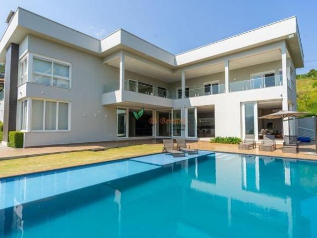 Venda Casa alto padrão em Monte Alegre do Sul 6 suítes piscina mobiliada