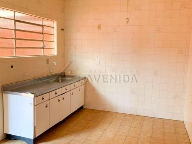 VENDA | Casa, com 4 dormitórios em Centro, Londrina